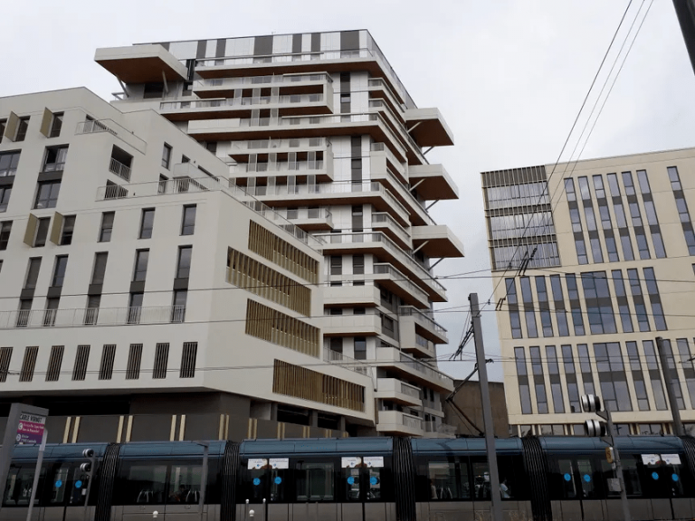 Avec ses 55 mètres de haut, la tour Hypérion à Bordeaux vient d’établir ...