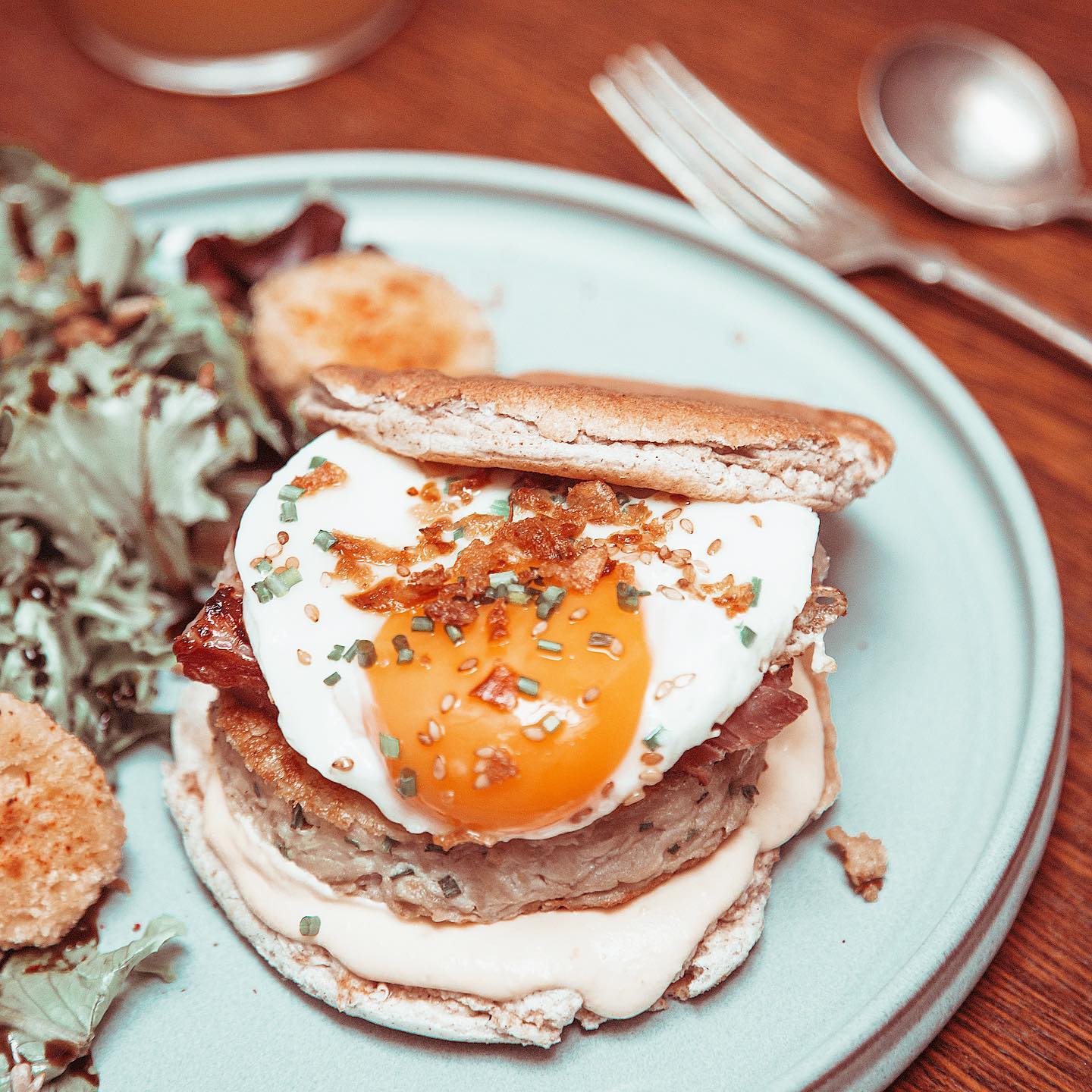 Un restaurant bordelais vous propose de déguster une véritable raclette ...