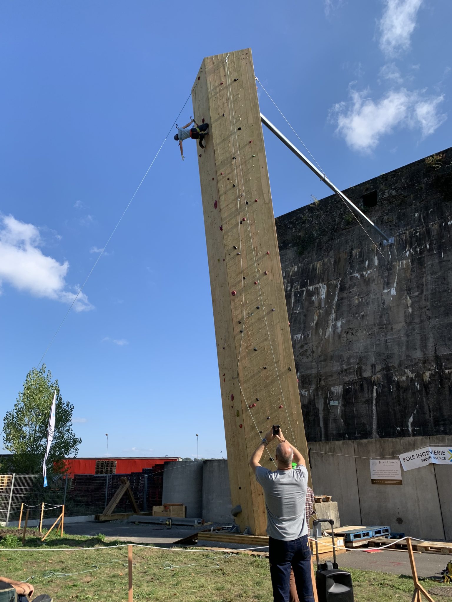 Une cascade insolite à escalader à Bordeaux