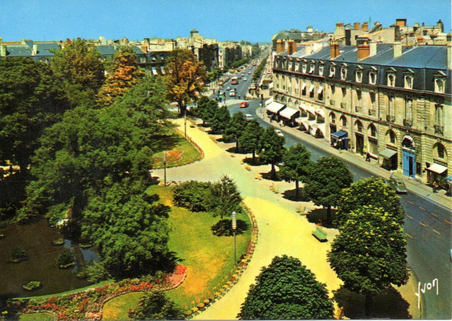 Tous les secrets de la place Gambetta de Bordeaux