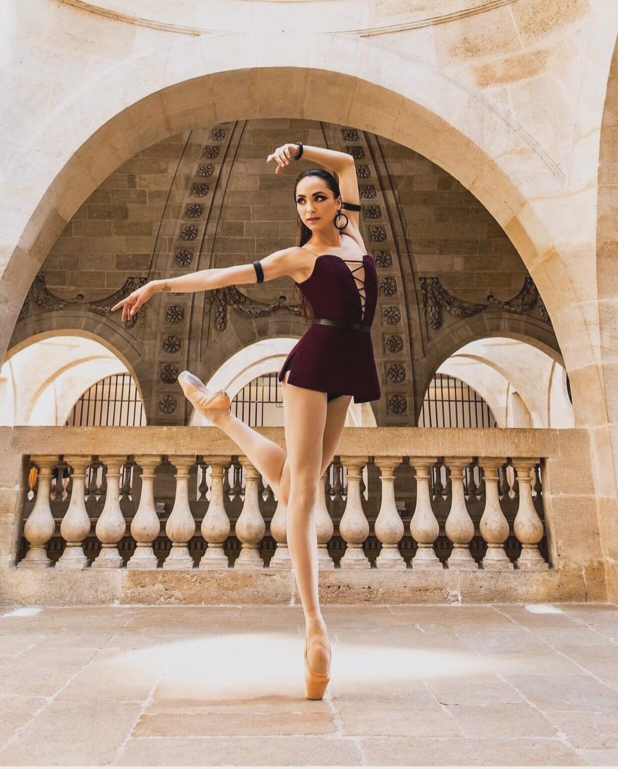 Vanessa Feuillatte, une étoile bordelaise décorée Chevalier des Arts et ...