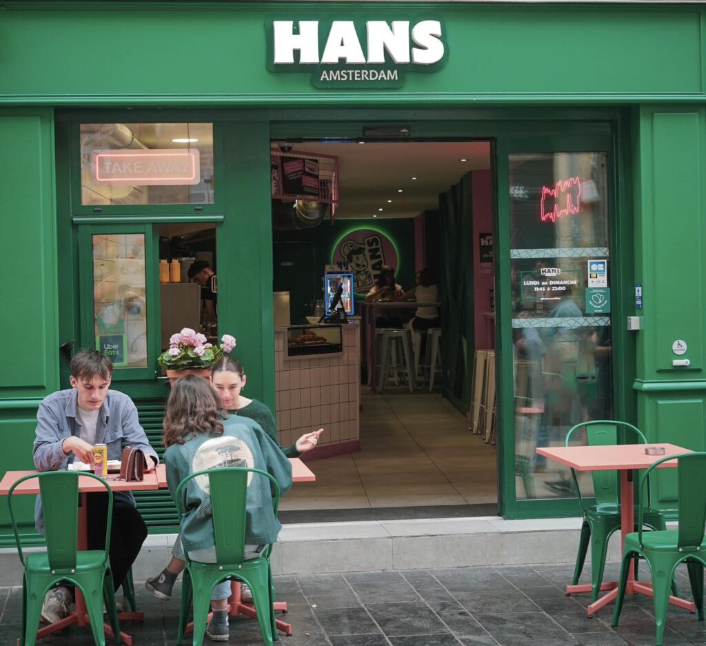 Le premier distributeur de snacks hollandais ouvre son corner sucré à ...