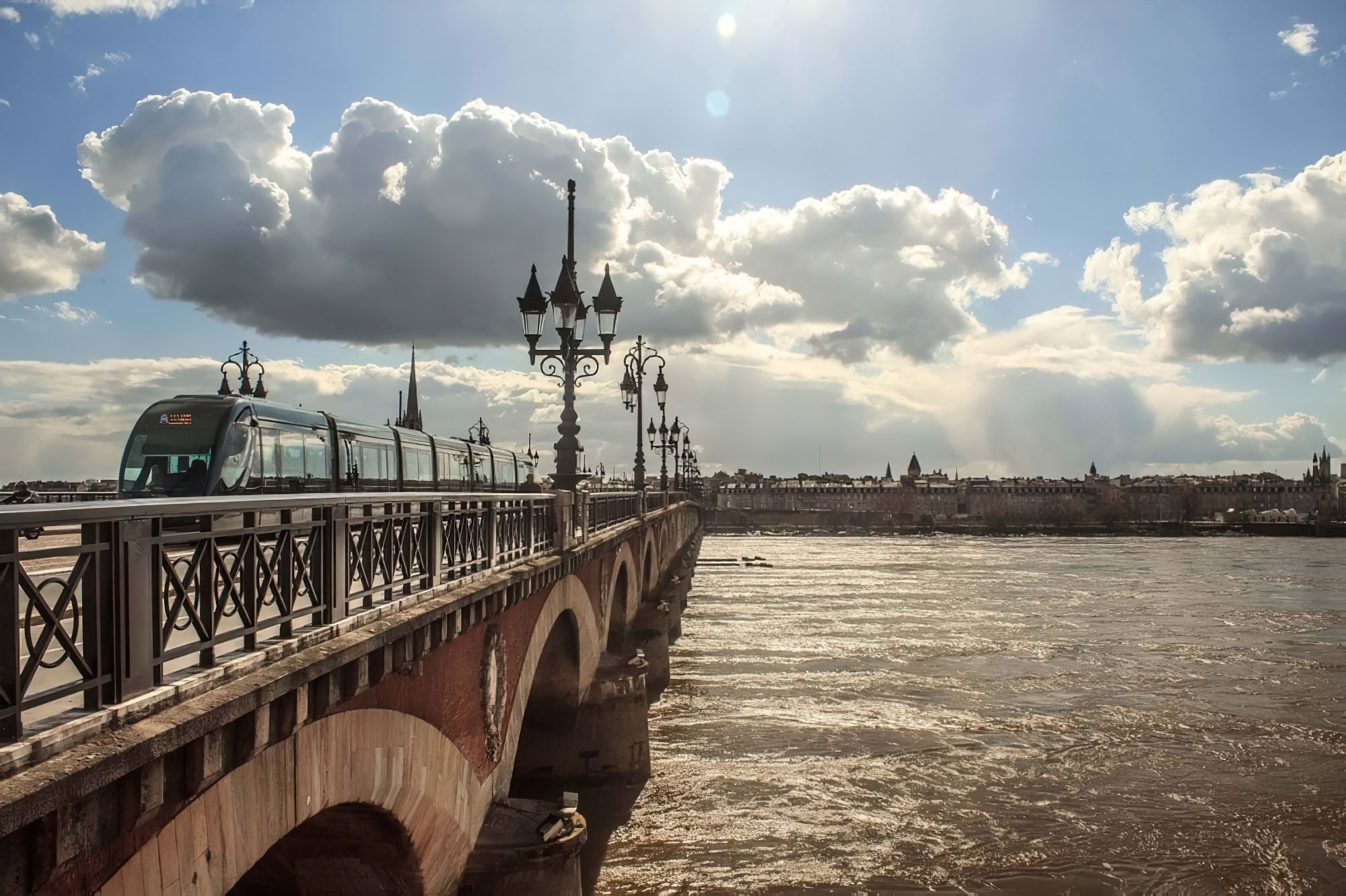Bordeaux sur le podium des villes les plus dynamiques de France en 2025