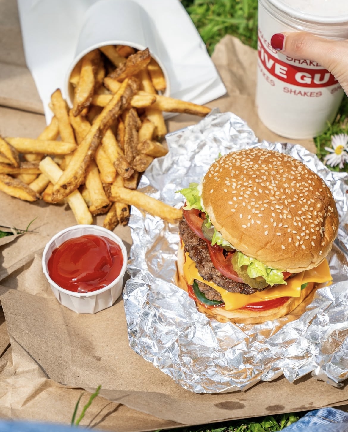 Les burgers de Five Guys s’installent à Bordeaux