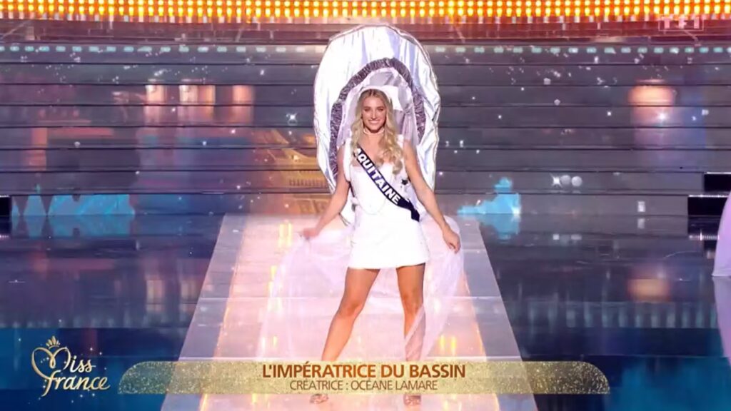 Miss France 2026 : le costume « huître » de Miss Aquitaine fait ...
